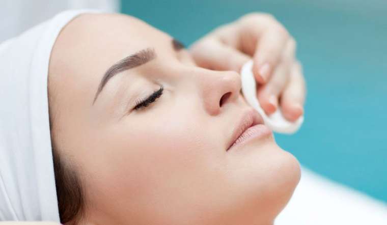 Importancia de una limpieza facial profunda - Vitalia Estética